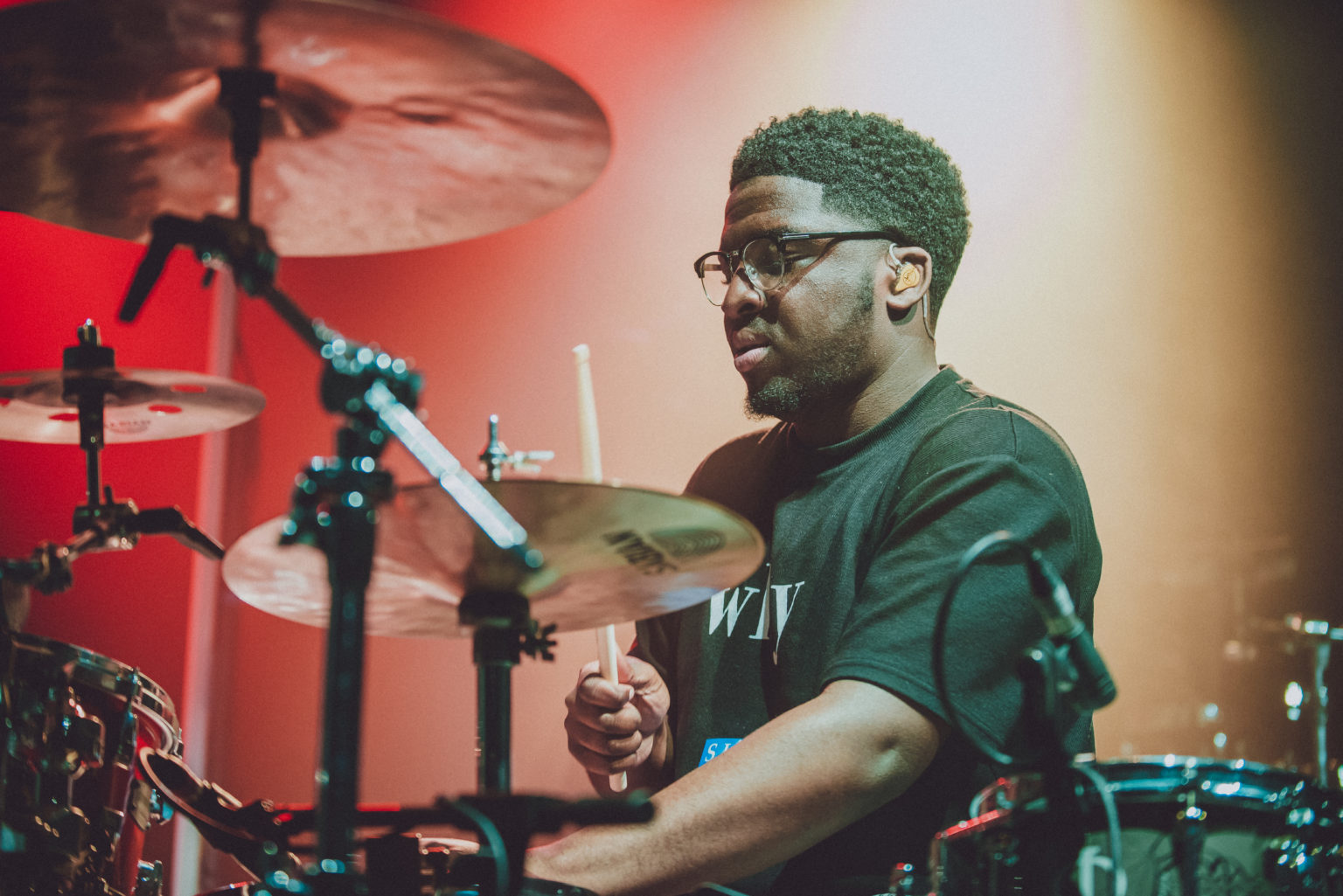 Live Review: Mabel Parties Hard With Smash Hits and Neon Glitz at The ...