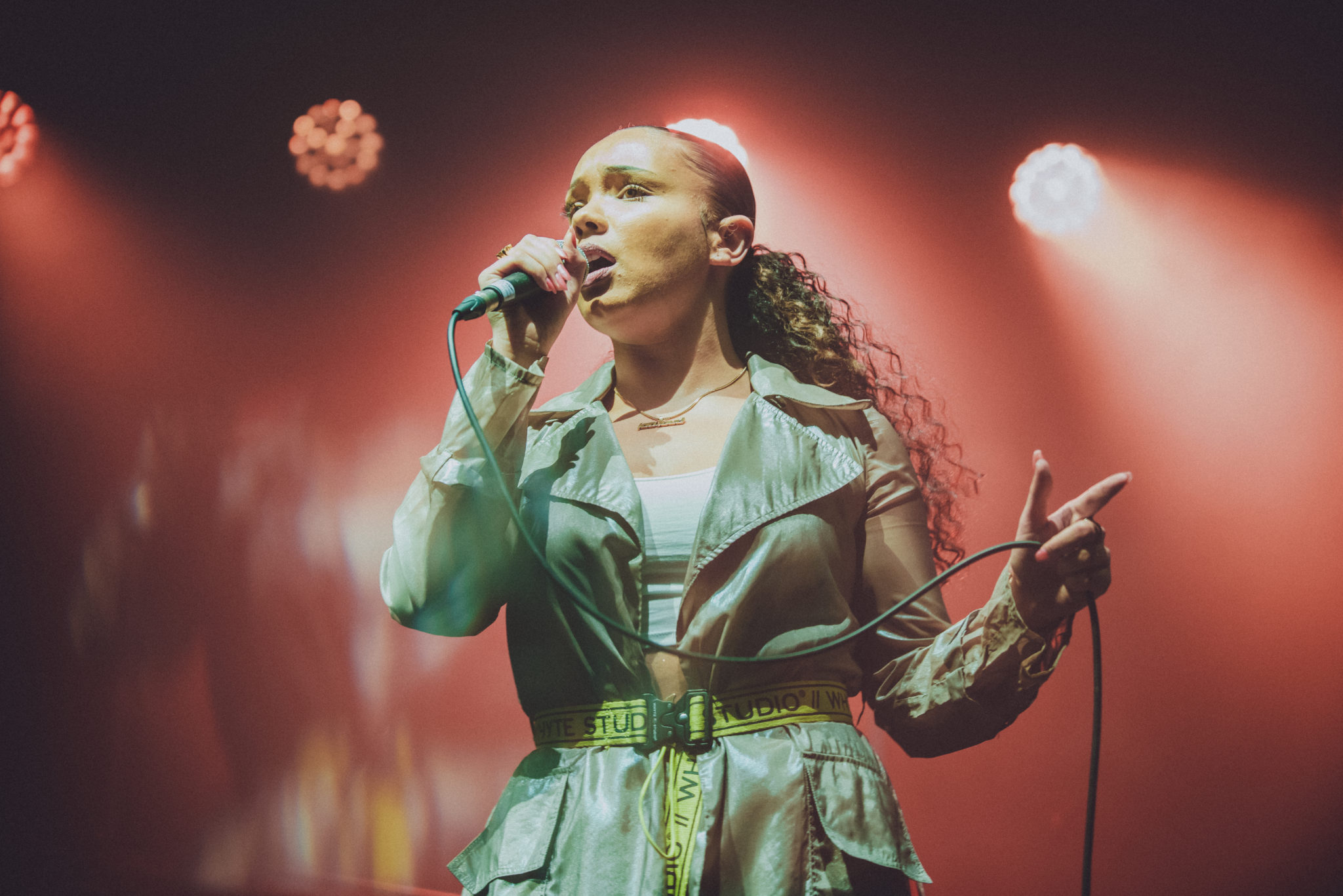 Live Review: Mabel Parties Hard With Smash Hits and Neon Glitz at The ...