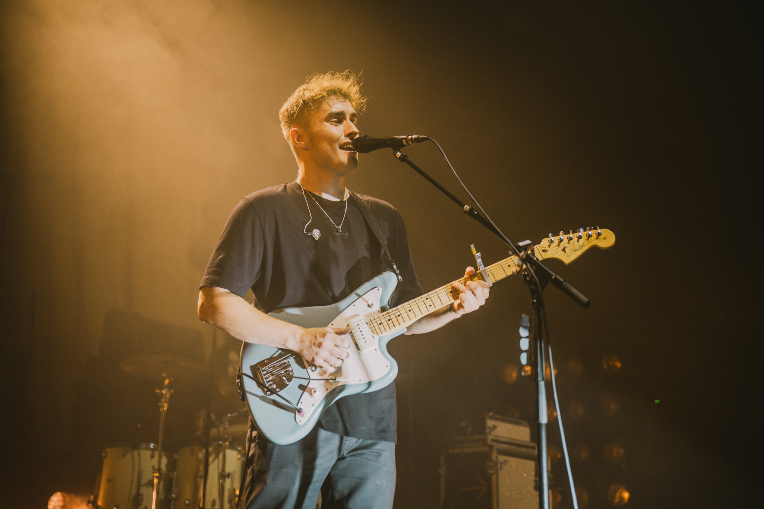 Sam Fender @ Manchester O2 Victoria Warehouse review - a refreshing ...