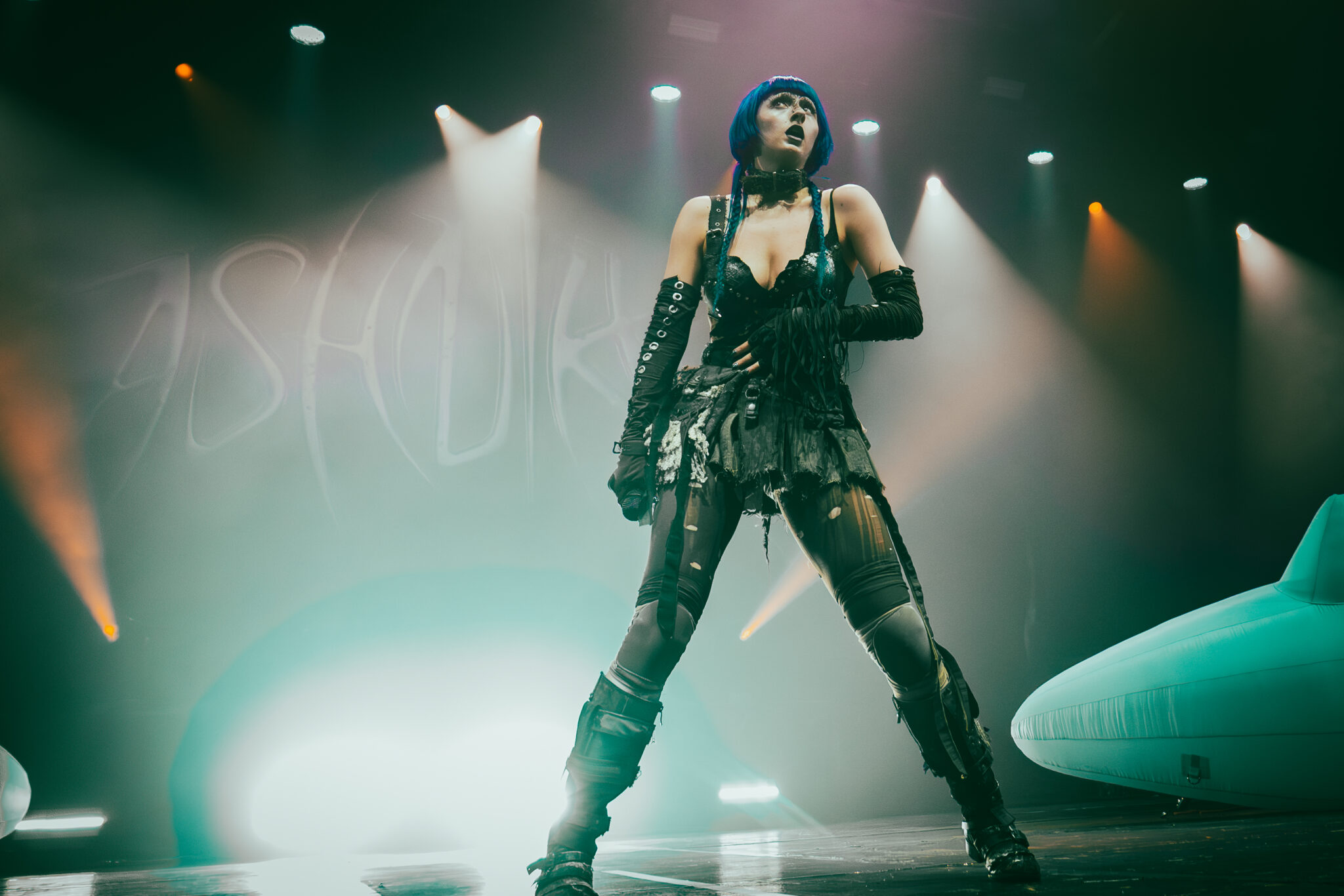 Ashnikko @ Victoria Warehouse review and gallery - a distinctive and ...