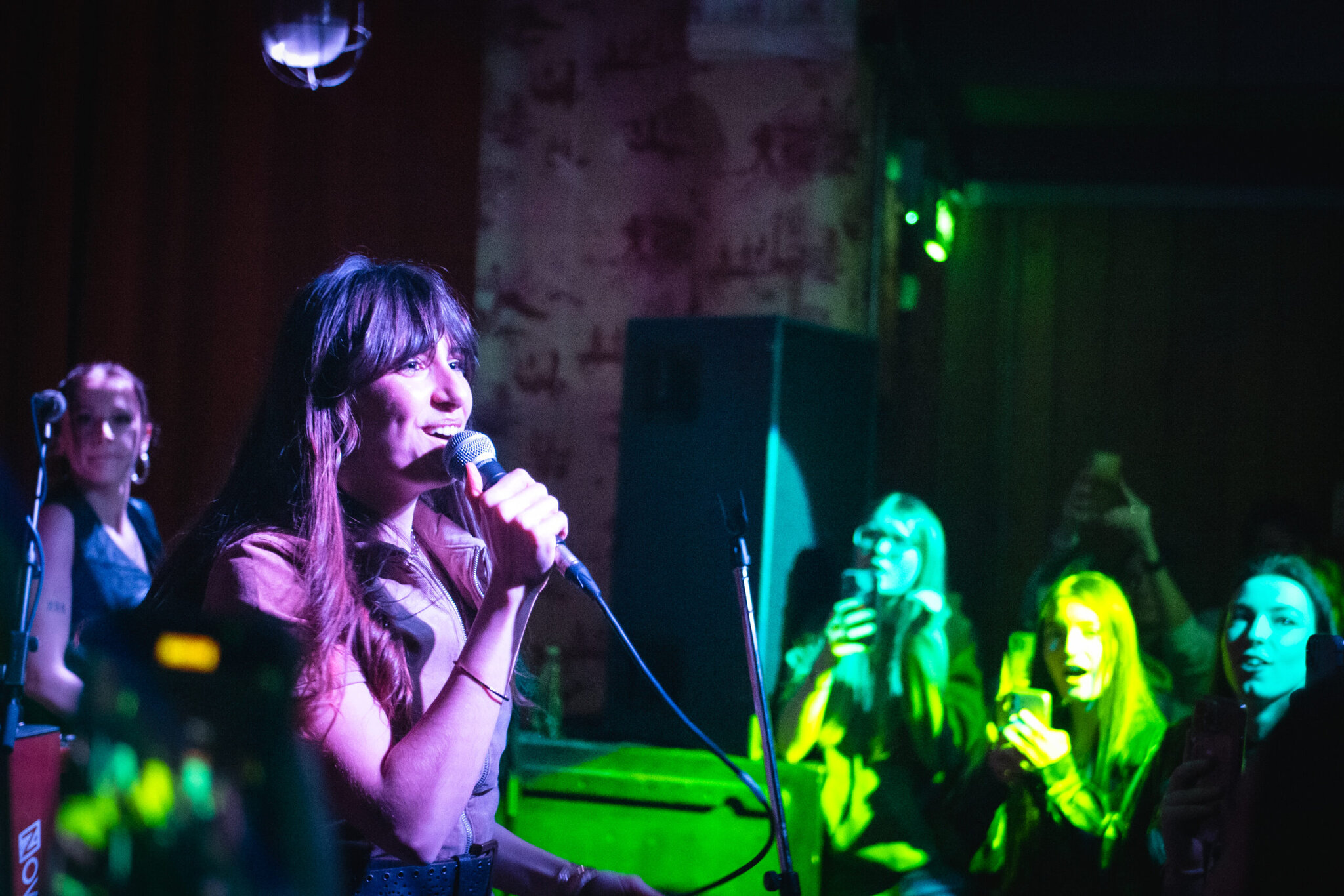 Elle Coves @ The Deaf Institute review and gallery – new indie-pop ...