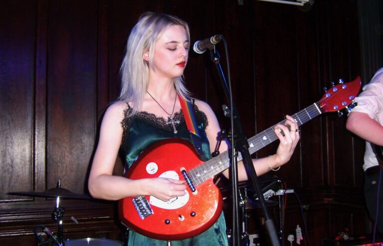 TTSSFU / An Exercise @ The Castle review - Screams, hugs and wobbly ...