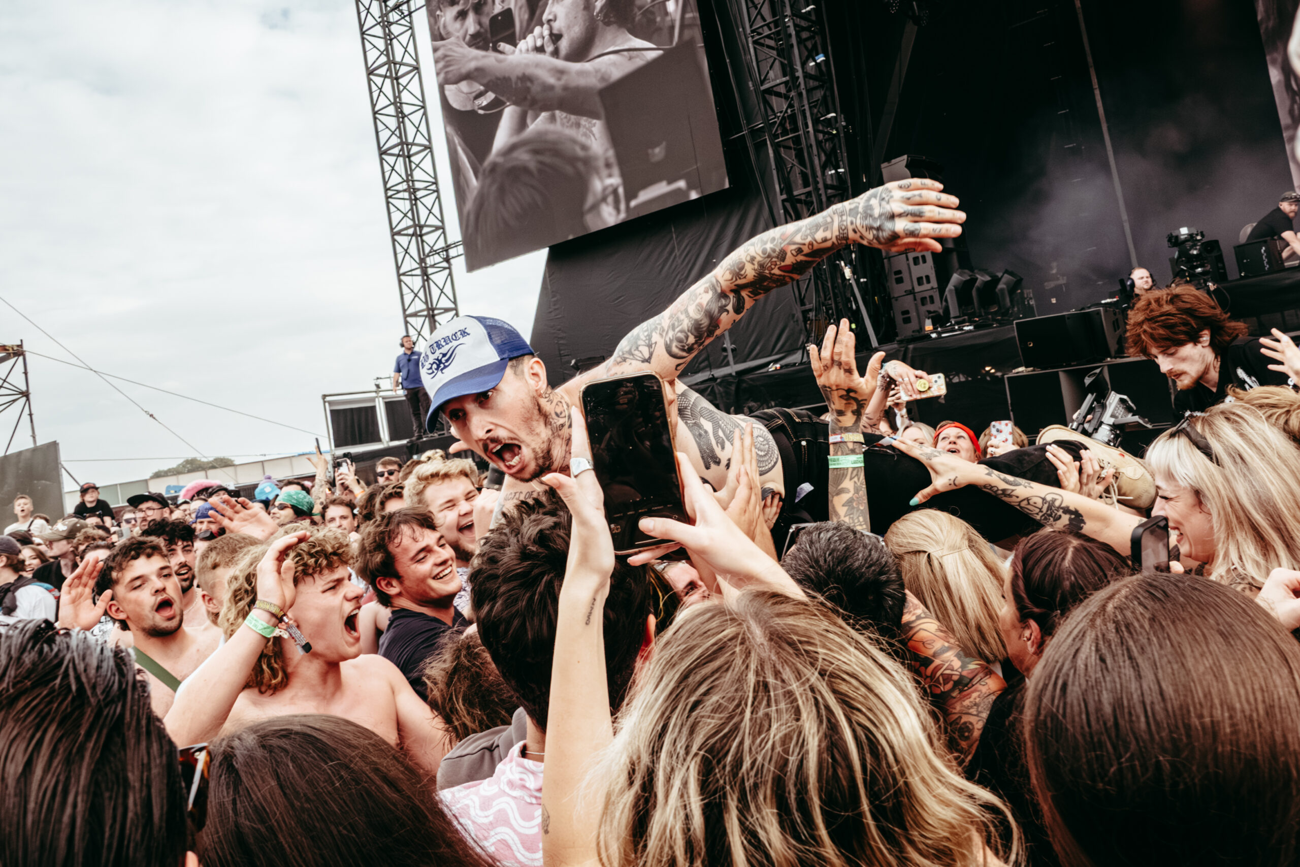 Leeds Festival 2025: A weekend of chaos, confetti and unreleased ...